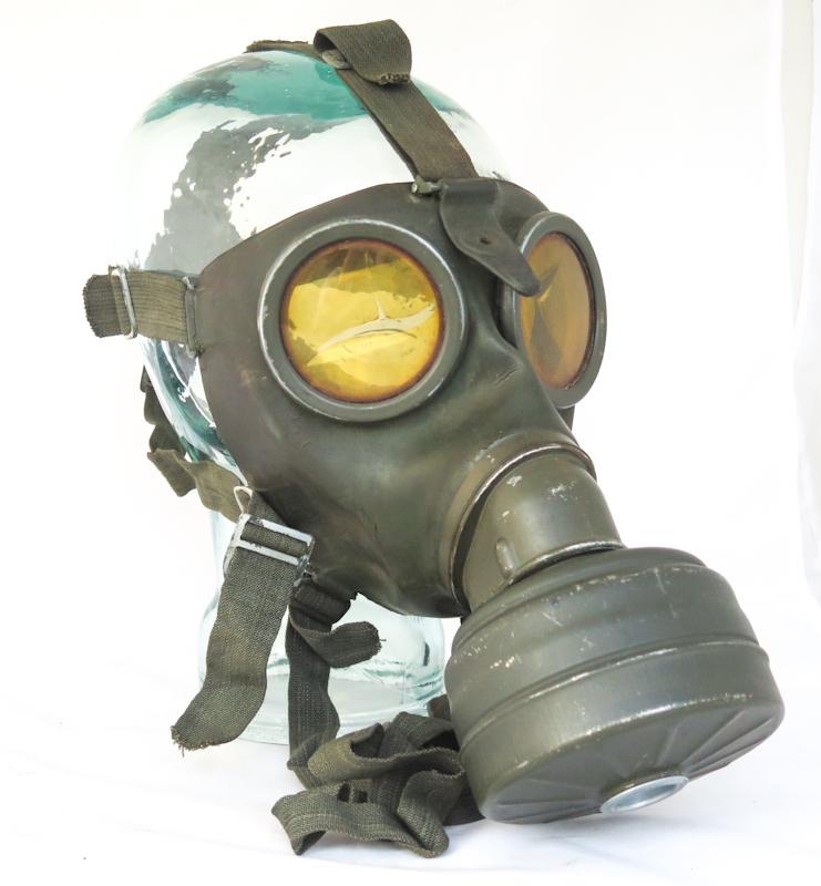 Dragoon Militaria | WW2 German Wehrmacht gas mask green GM38 and ...