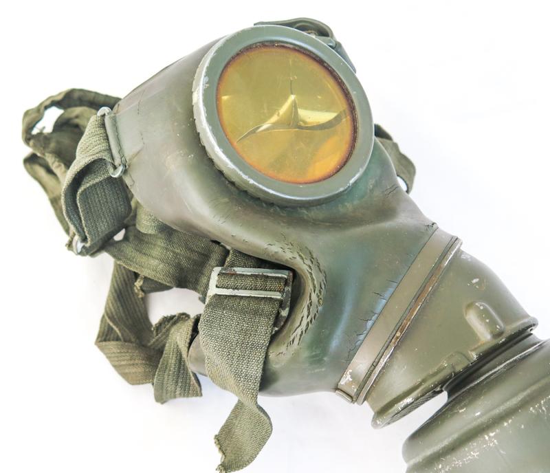 Dragoon Militaria | WW2 German Wehrmacht gas mask green GM38 and ...
