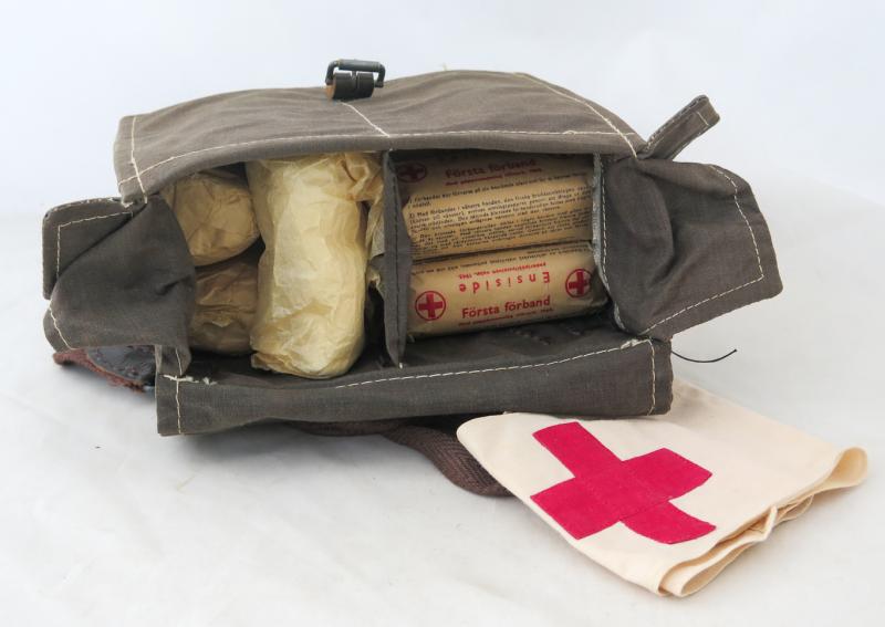Dragoon Militaria | WW2 Finnish medics first aid bag M/43